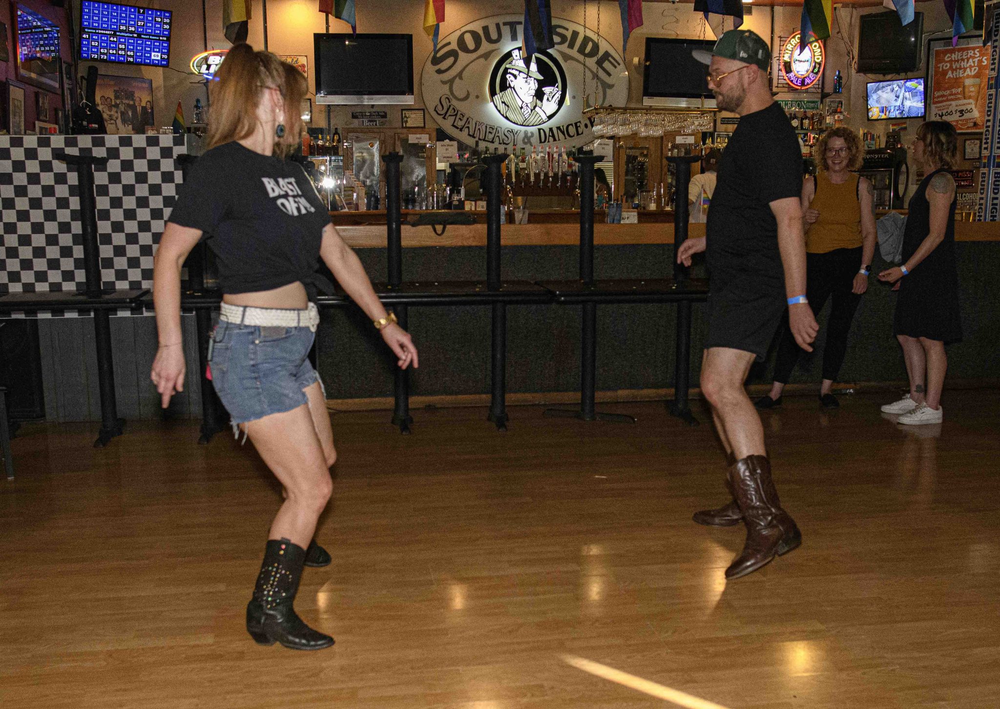 PHOTOS: Line dancing comes to Salem's gay bar - Salem Reporter