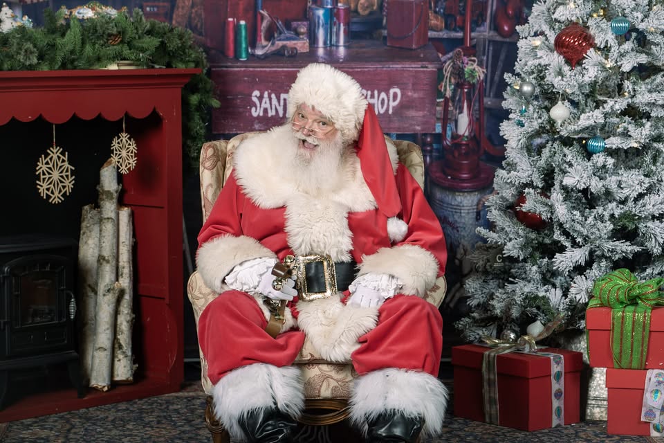 Photos with Santa (Private Reservations) - Salem Reporter