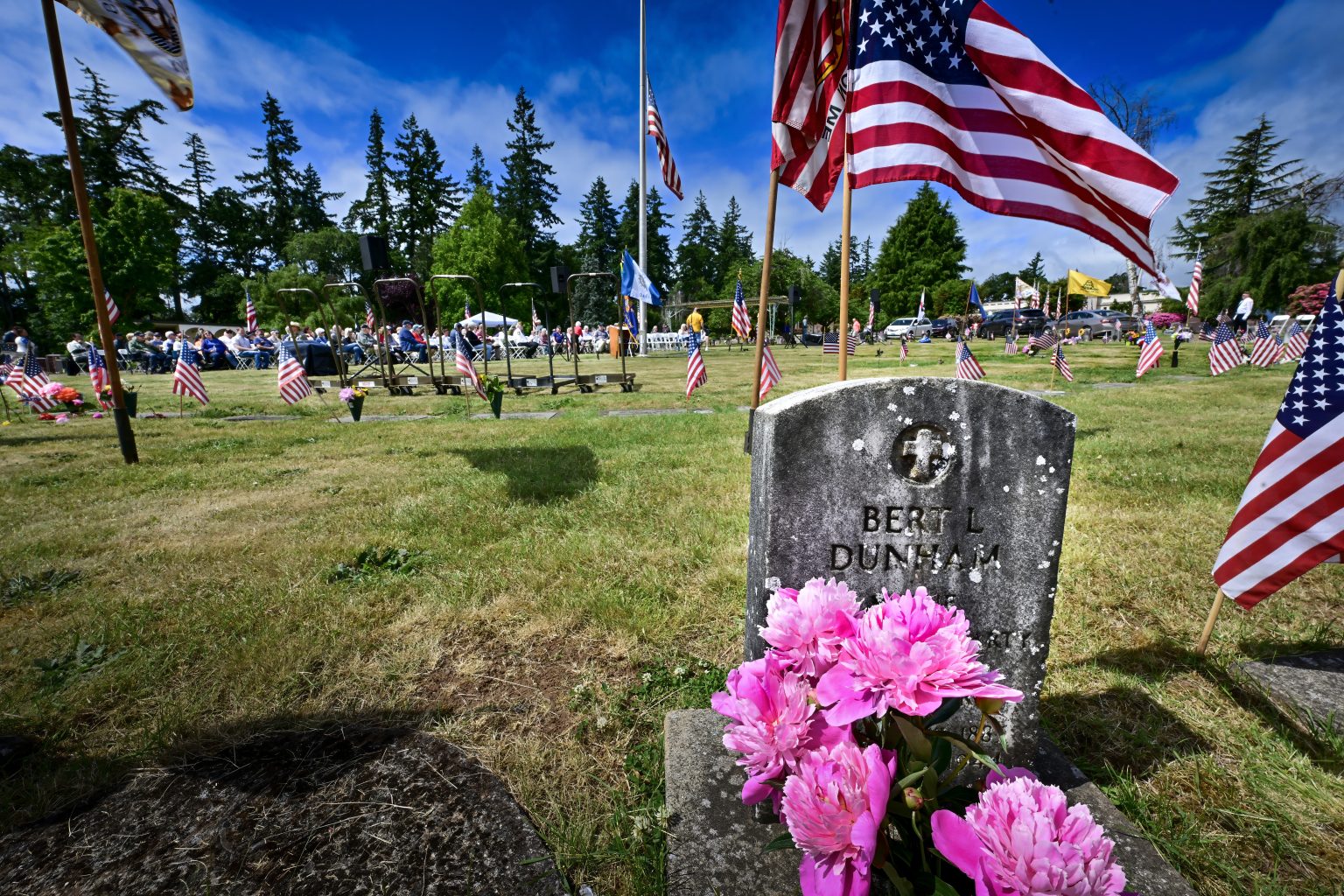 PHOTOS: Memorial Day 2025 at Salem's City View Cemetery - Salem Reporter