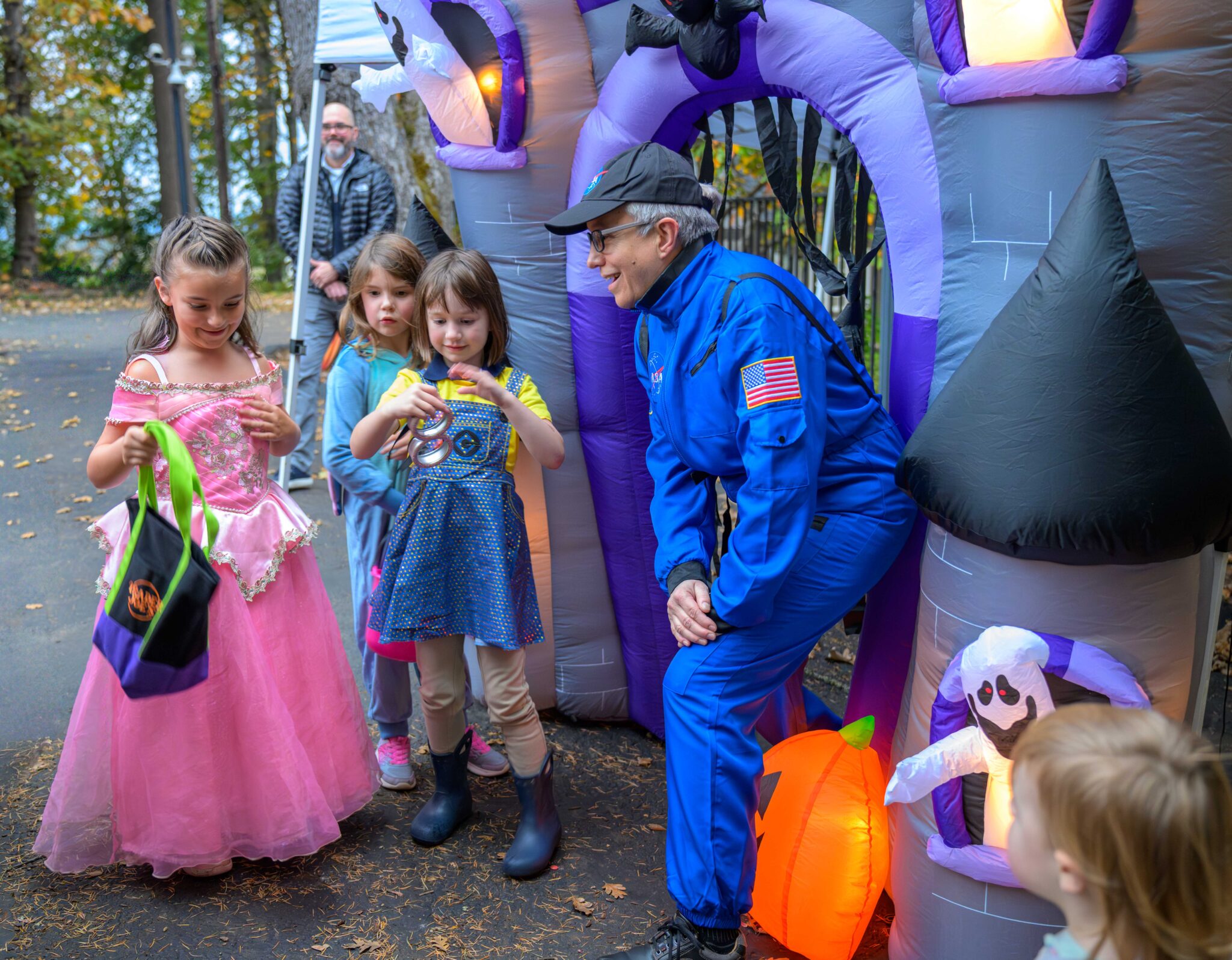PHOTOS: Fairmount Halloween Parade draws a crowd - Salem Reporter
