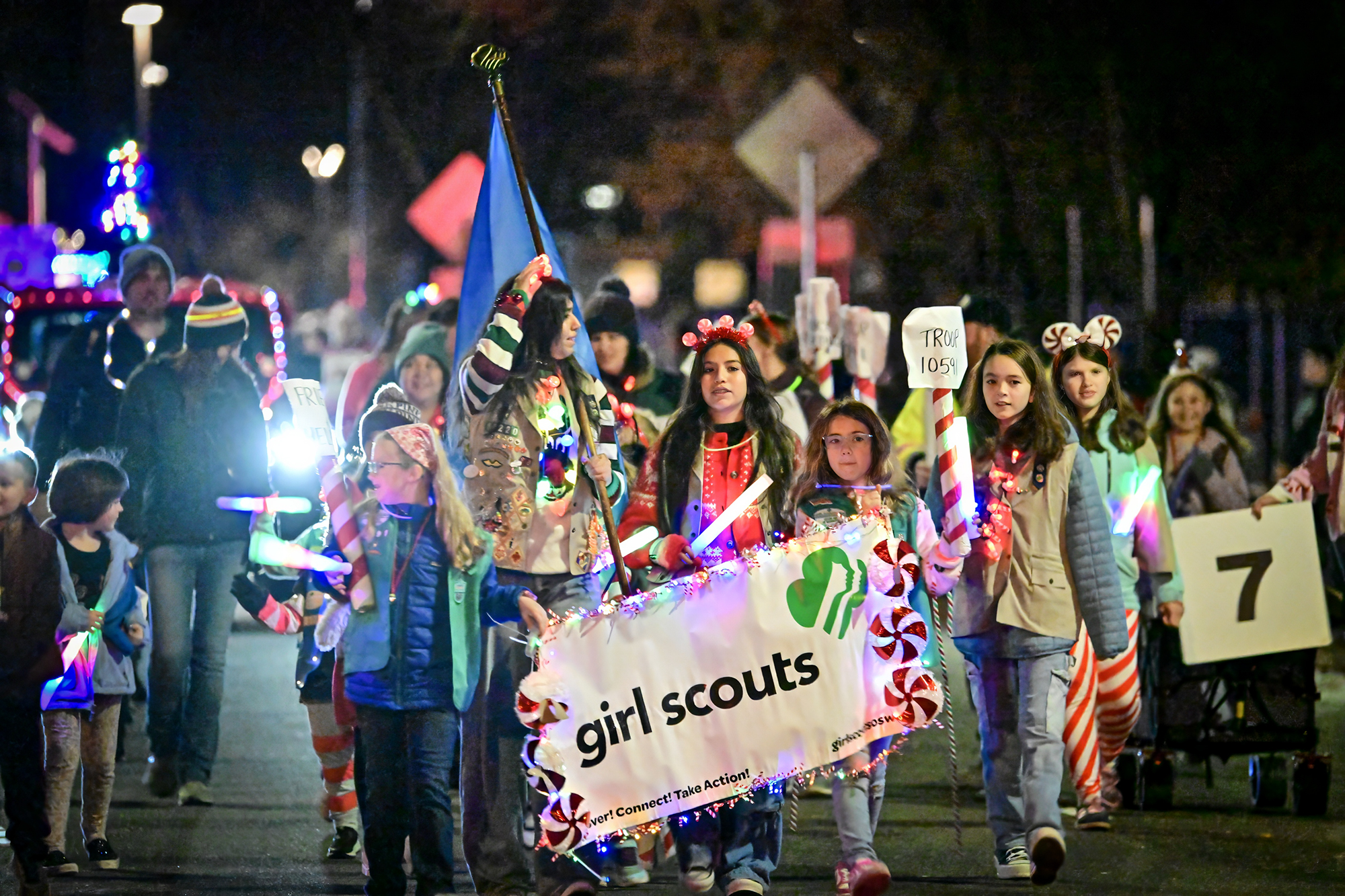 PHOTOS: Salem's holiday parade lights up downtown - Salem Reporter