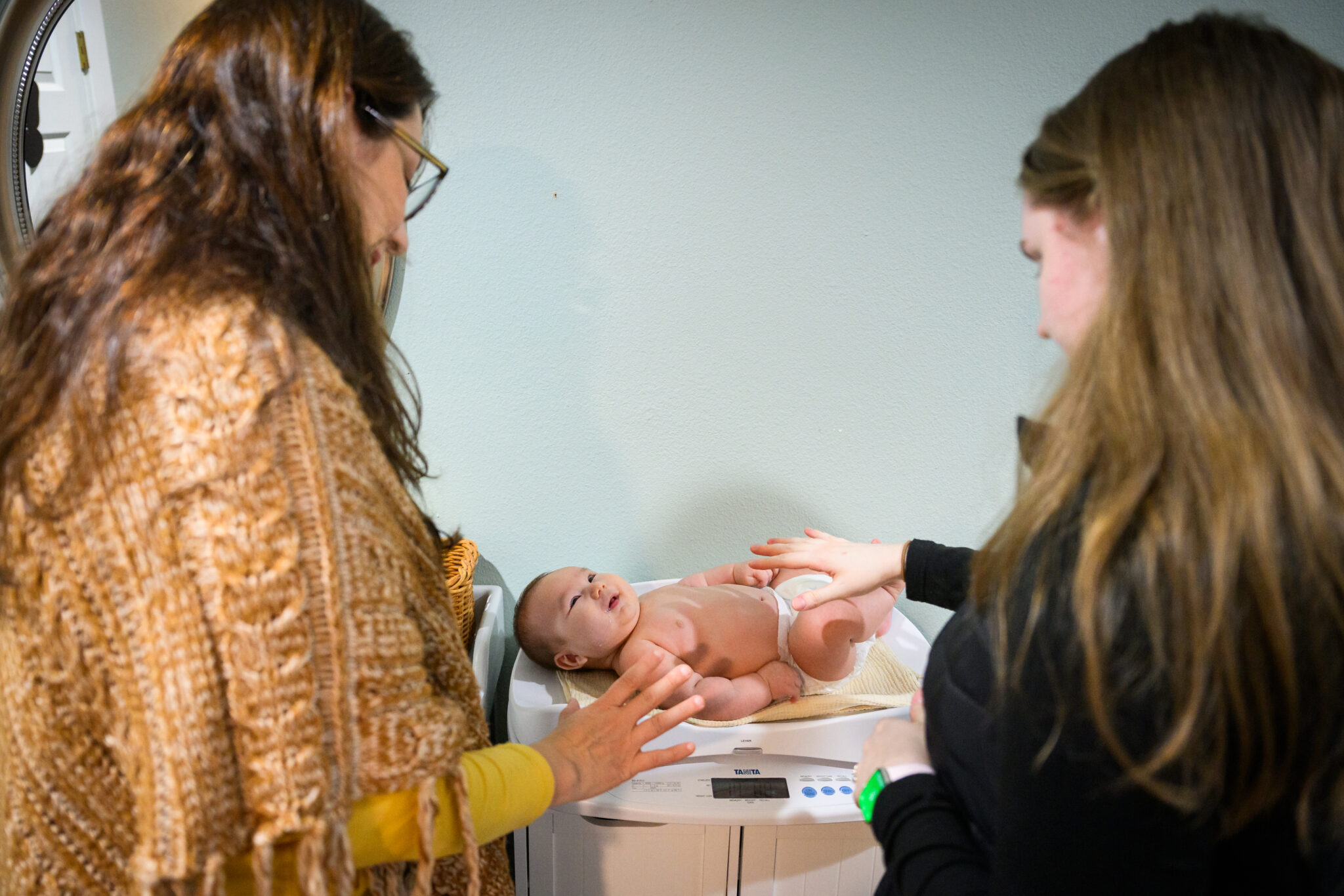 Doulas are burning out on Oregon’s Medicaid pay problems - Salem Reporter